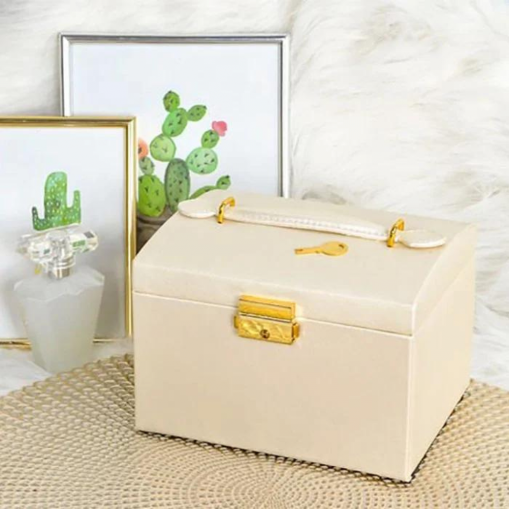 Кутия за бижута Cream Classic на Хит цена|Neostyle.bg